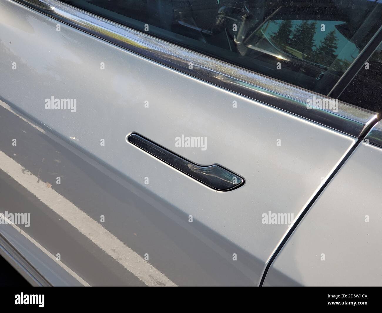 Flush door hi-res stock photography and images - Alamy