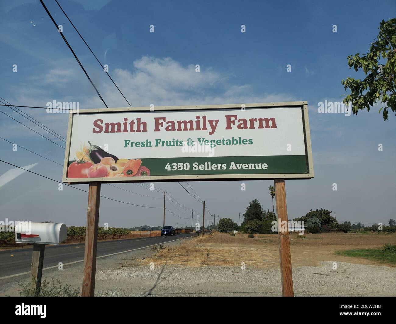 Brentwood california sign hi-res stock photography and images - Alamy
