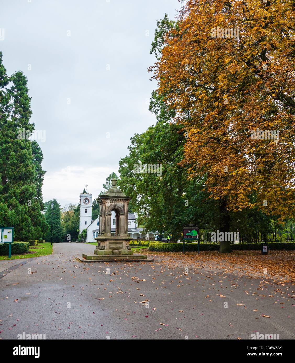The fountain, pavillion and clock tower in the South Park, Darlington ...