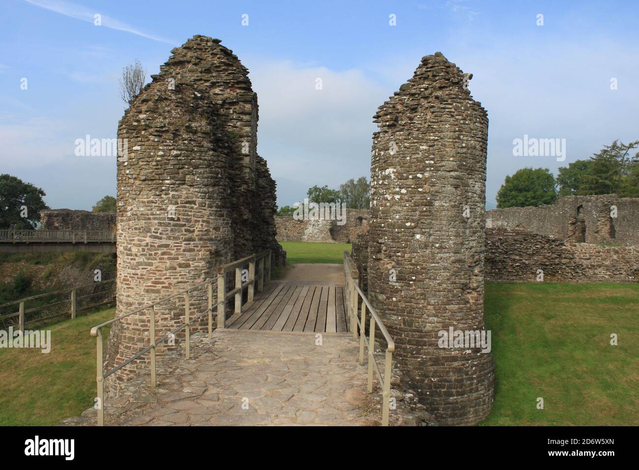 White Castle. Offa's Dyke Path. National Trail. Long-distance trail ...