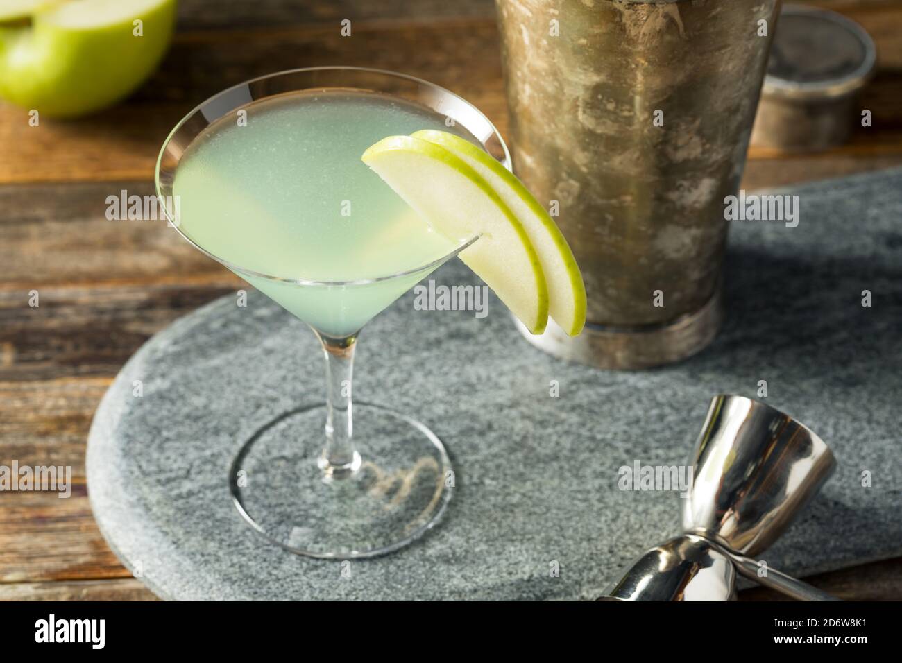 Appletini cocktail liquor martini hi-res stock photography and images ...