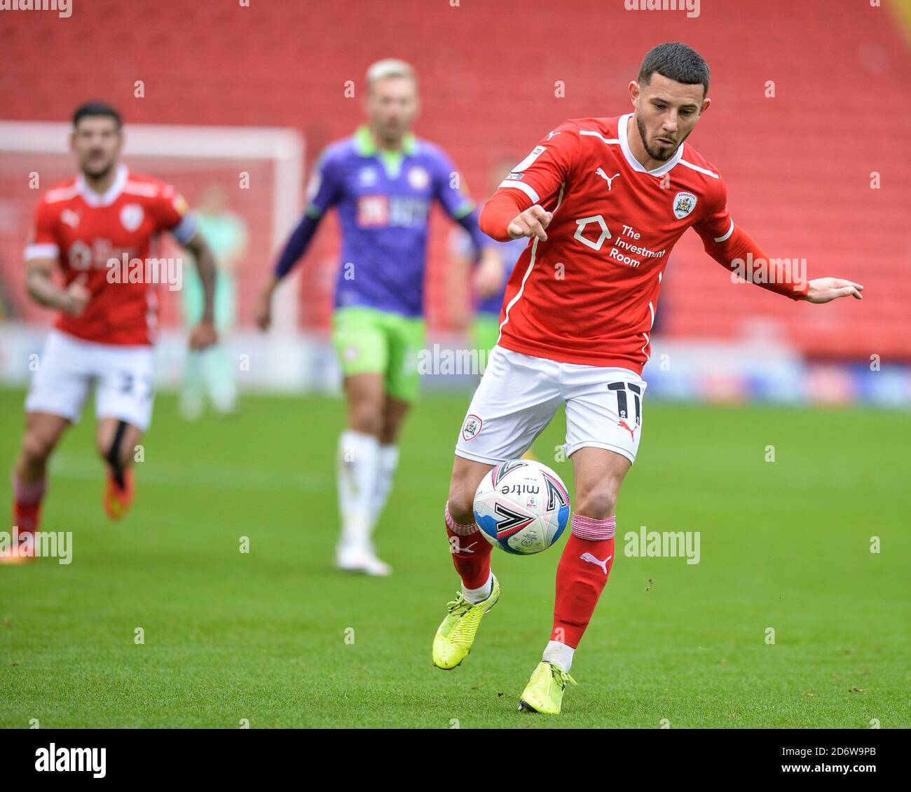 Conor Chaplin (11) of Barnsley FC with the ball Stock Photo - Alamy