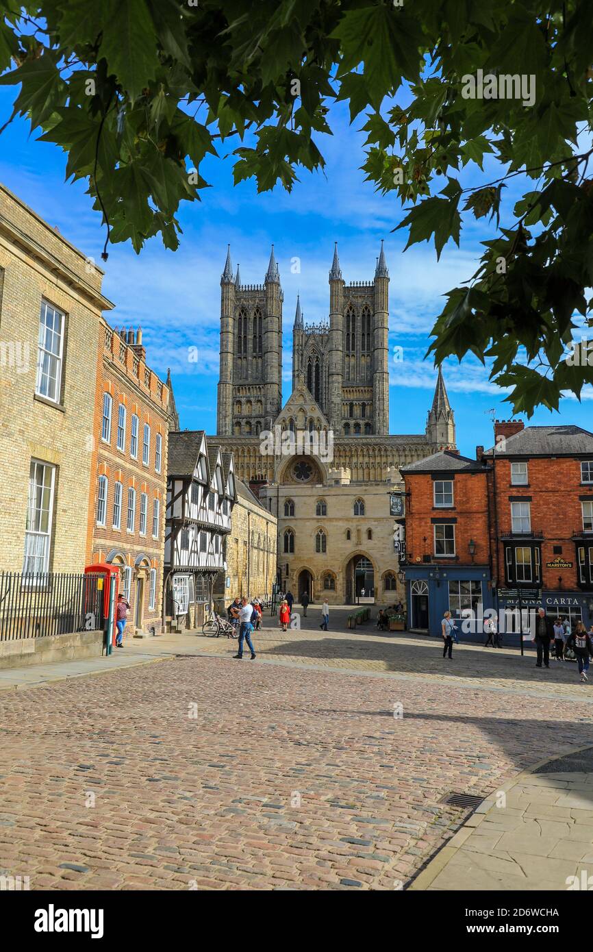 Exchequer Gate and Lincoln Cathedral in the city of Lincoln ...