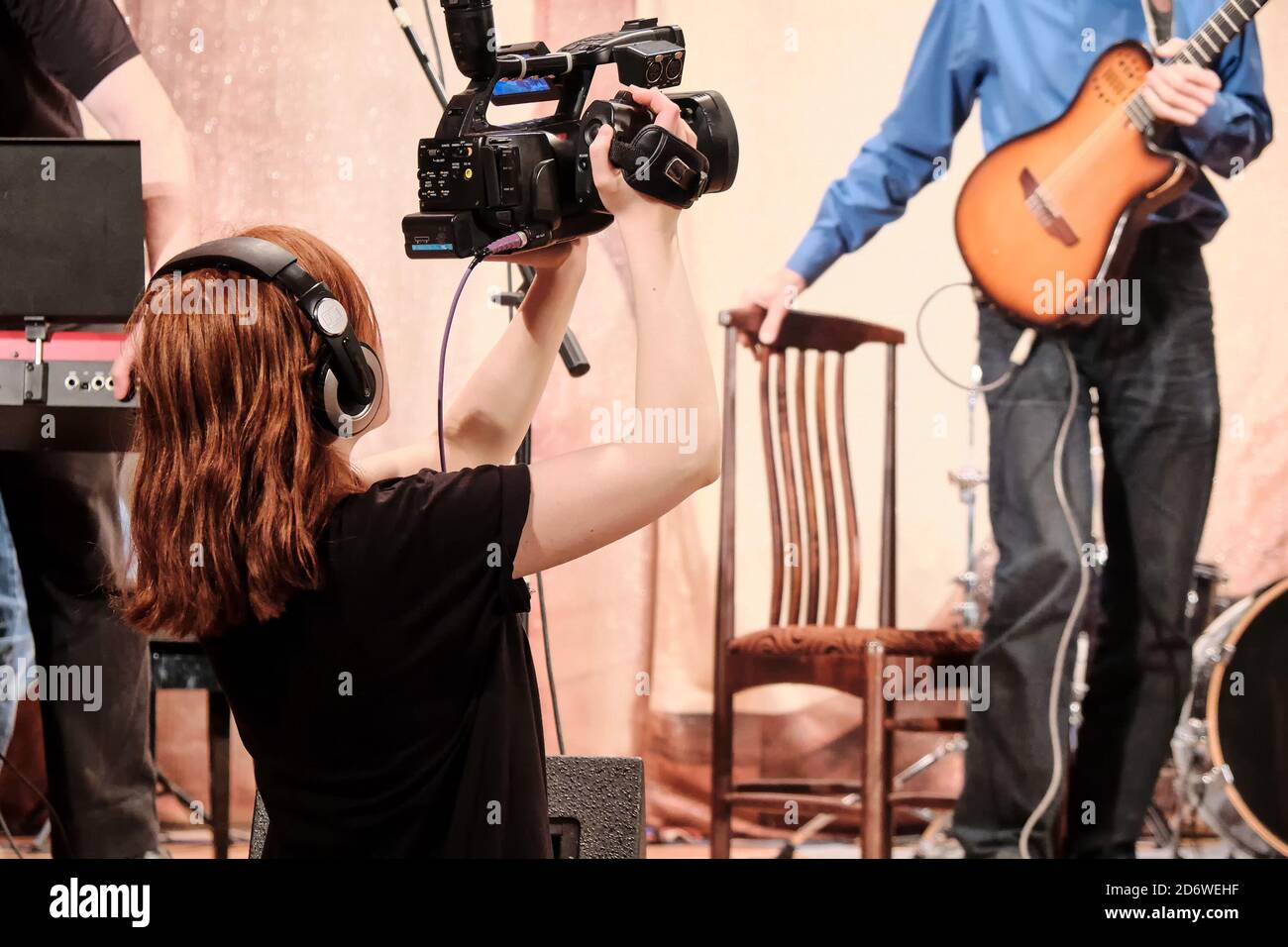 Cameraman indoor hi-res stock photography and images - Alamy
