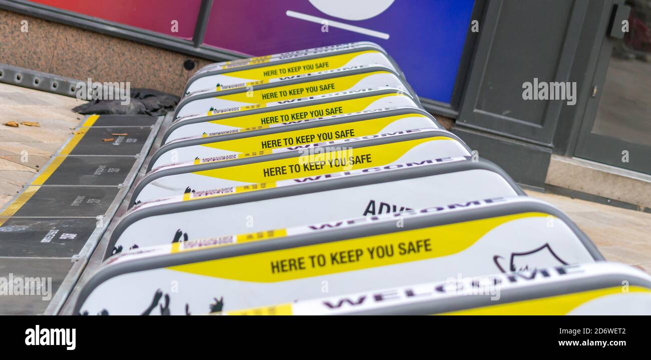 Safety barriers hi-res stock photography and images - Alamy