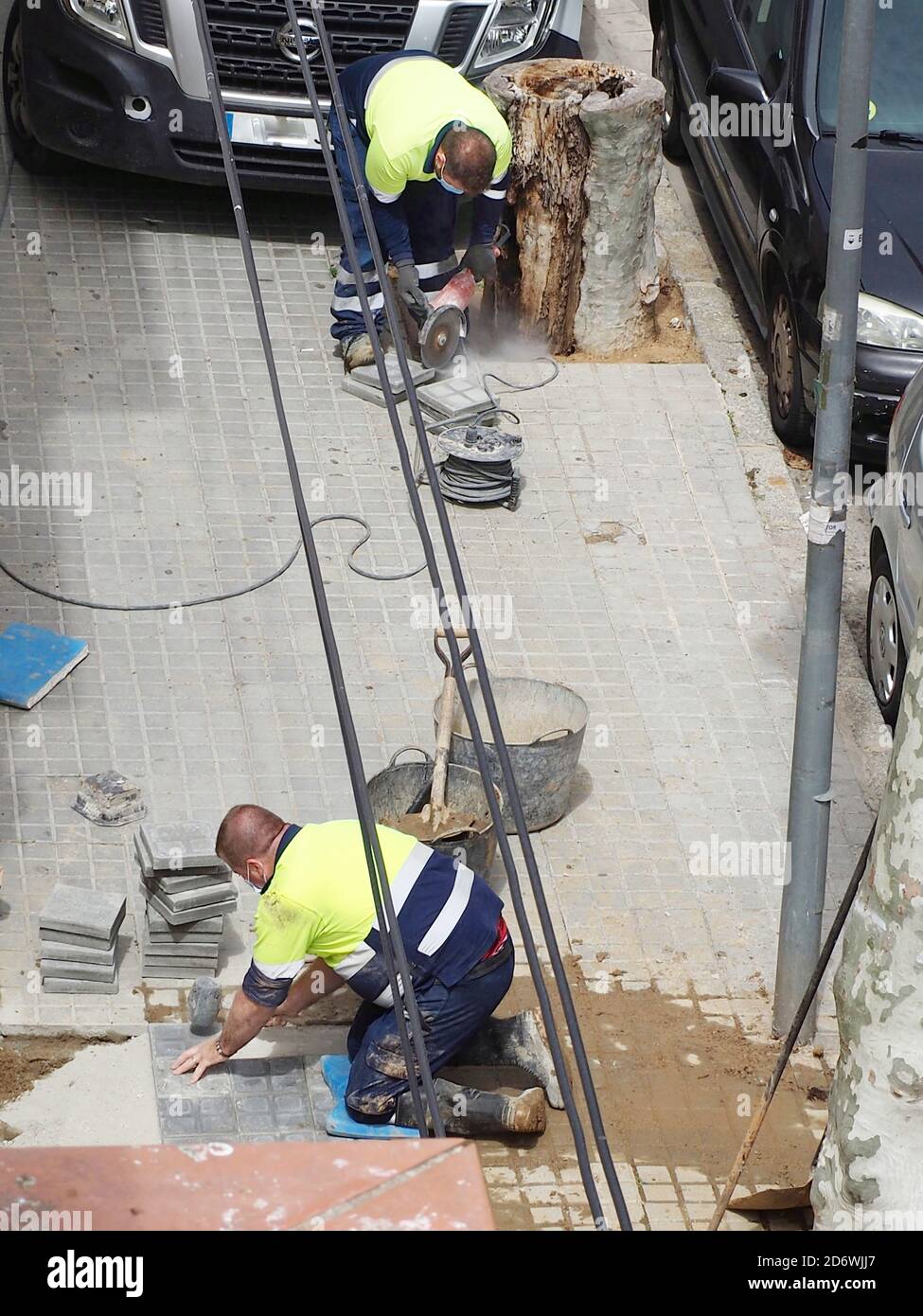 People in the street wrong mask on Stock Photo - Alamy