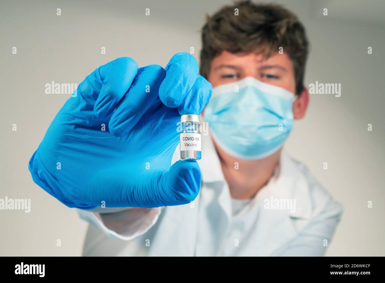 Virologist hi-res stock photography and images - Alamy