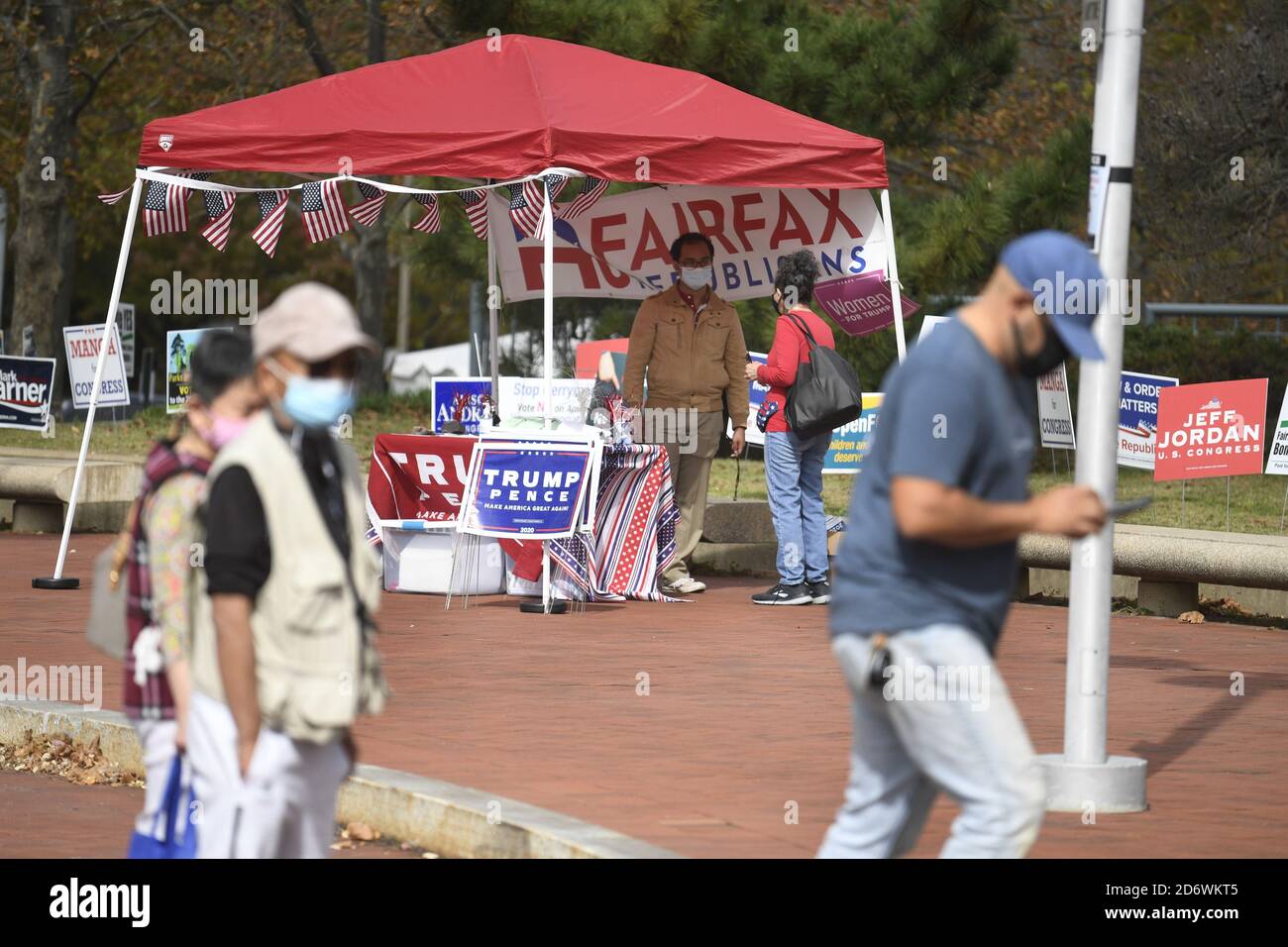 Voting tent hi-res stock photography and images - Alamy