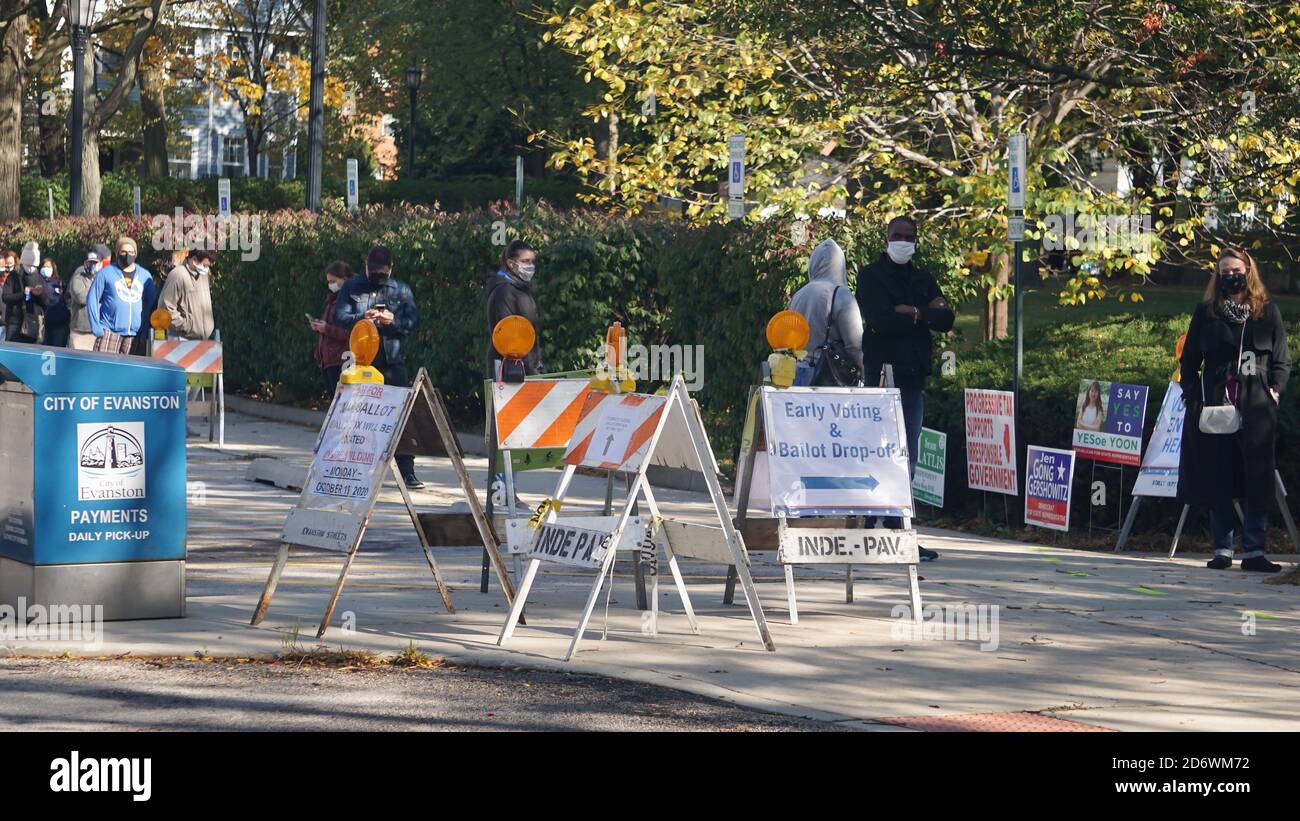 Early voting opens at the Civic Center in Evanston, IL. By late morning ...