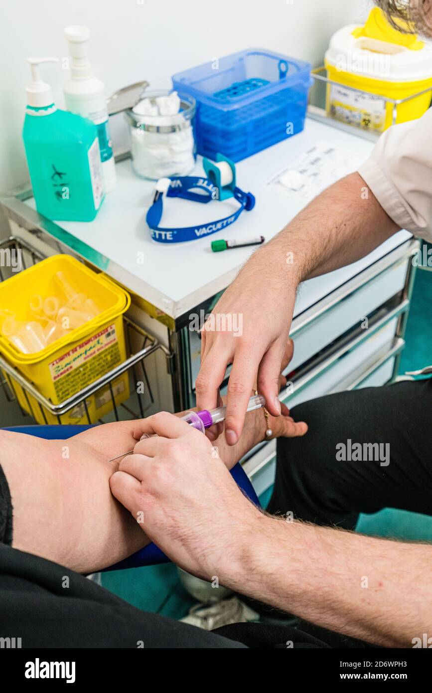 Blood test in a medical biology laboratory Stock Photo - Alamy
