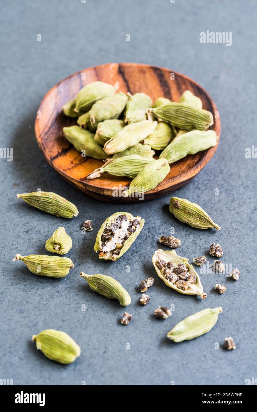 Green cardamom (Elettaria cardamomum Stock Photo - Alamy