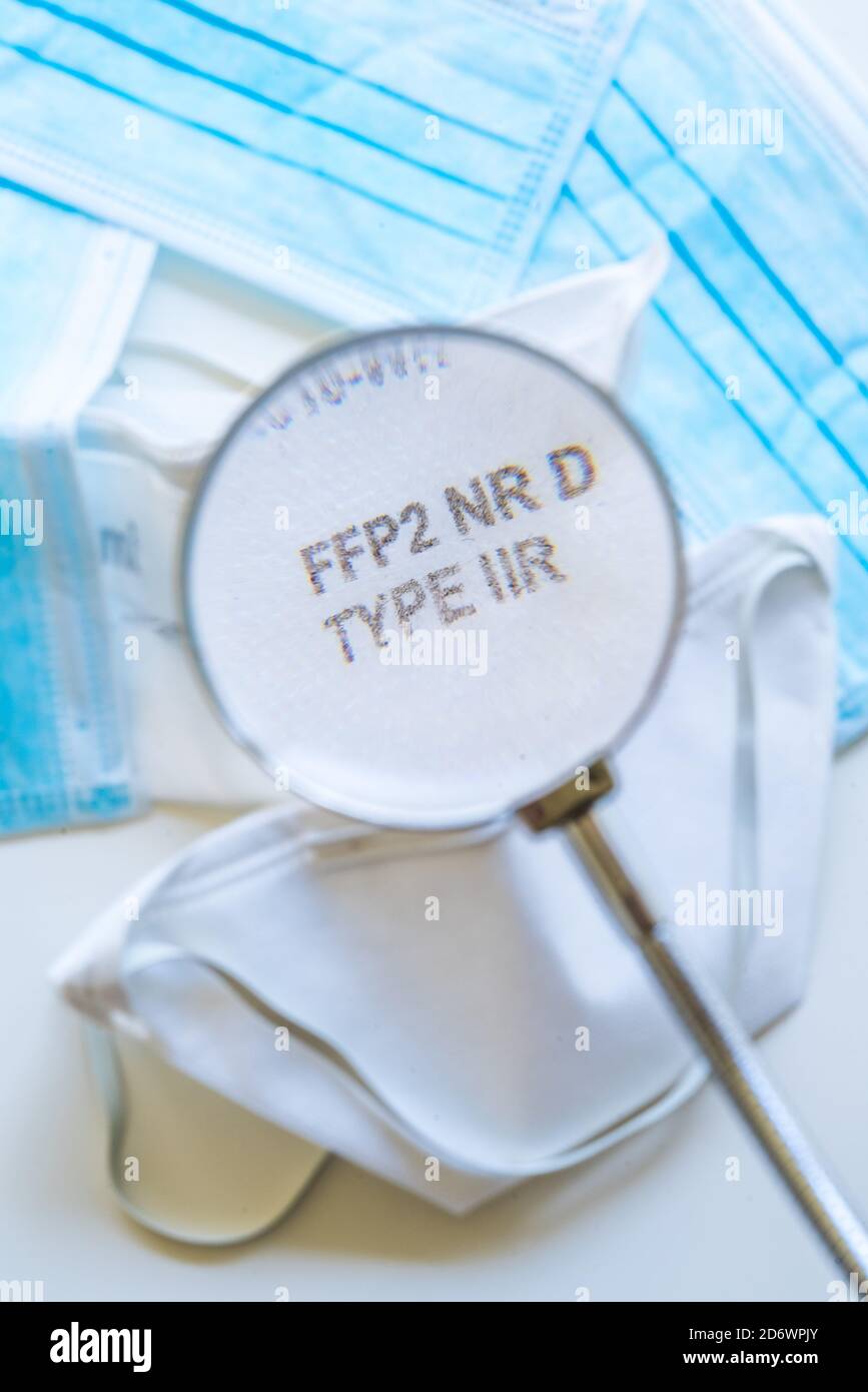 Protective breathing mask FFP2 (in conformity with the standard EN149 ...