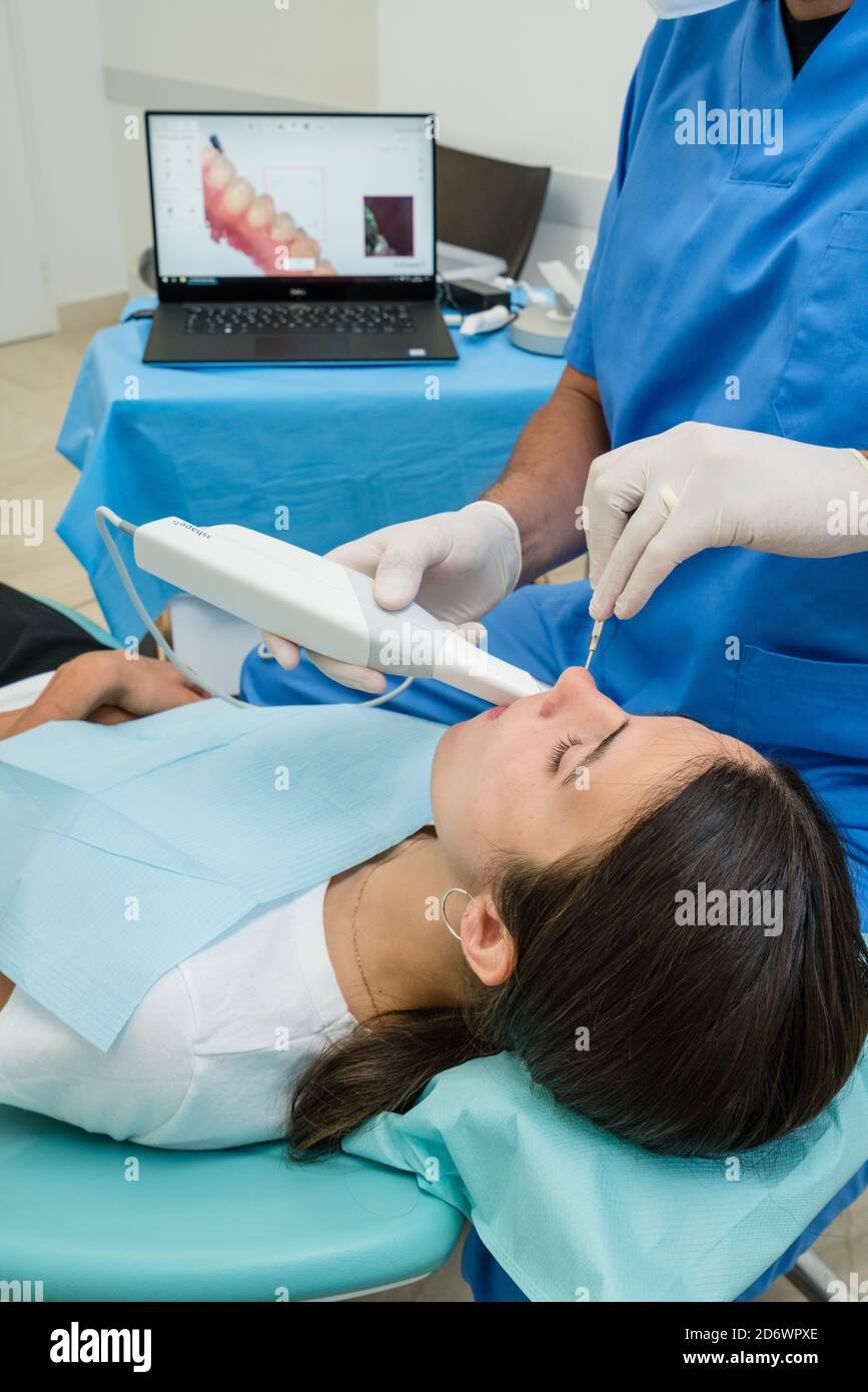 Digital dental impression with intraoral camera intended for the ...