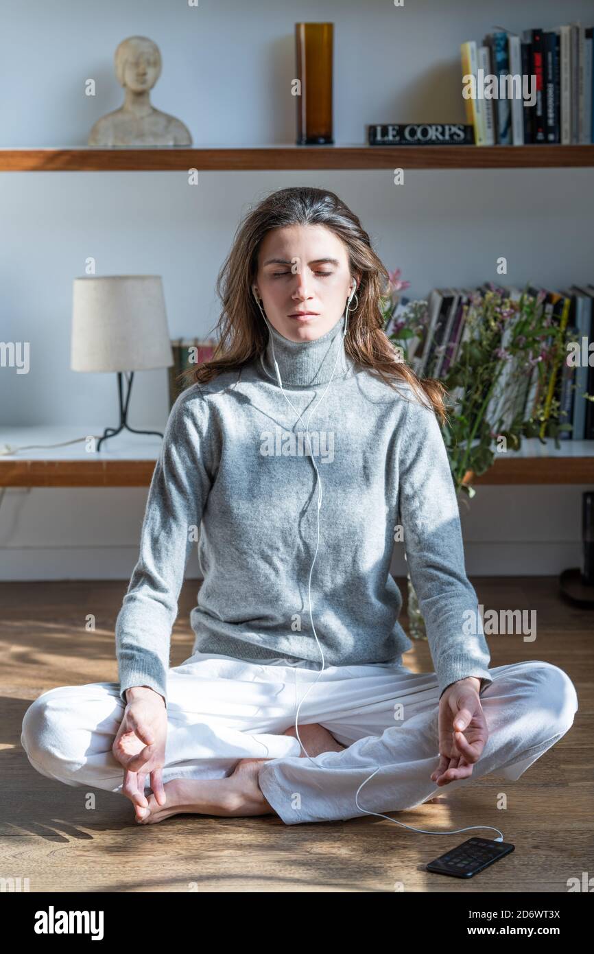 Zen listening hi-res stock photography and images - Alamy