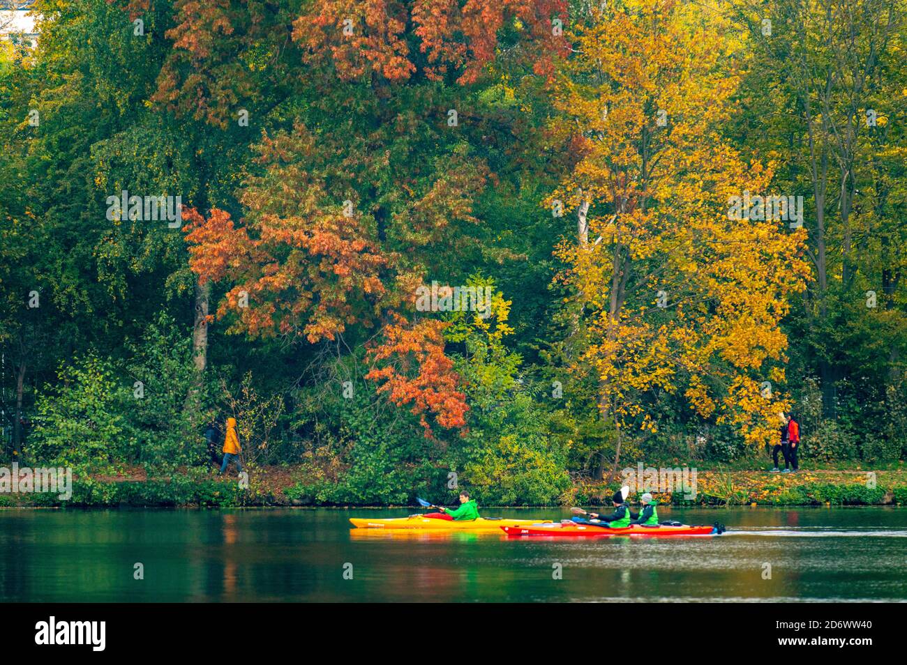Lake Baldeney in Essen, a reservoir of river Ruhr, autumn, NRW, Germany ...
