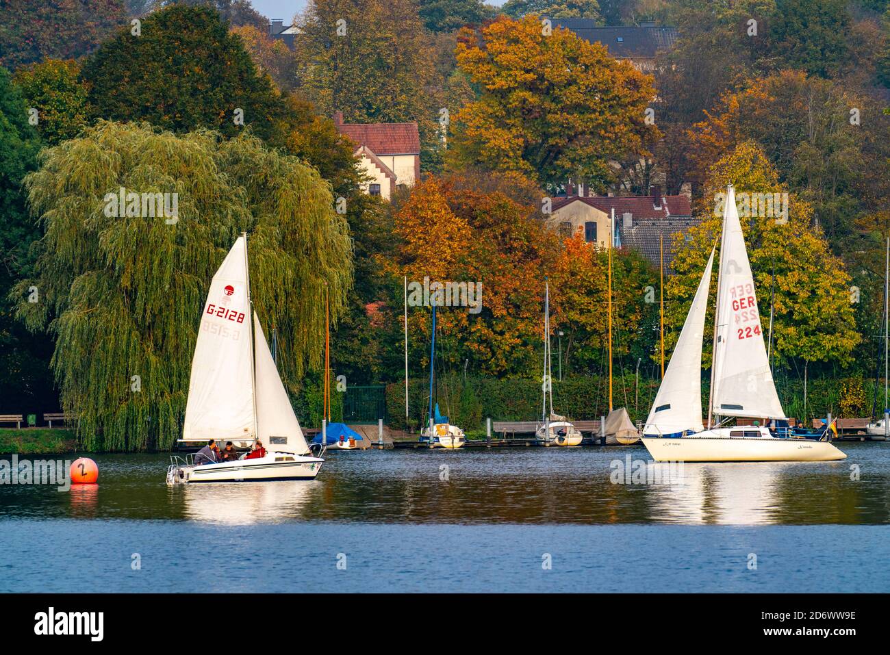Lake Baldeney in Essen, a reservoir of river Ruhr, autumn, NRW, Germany ...