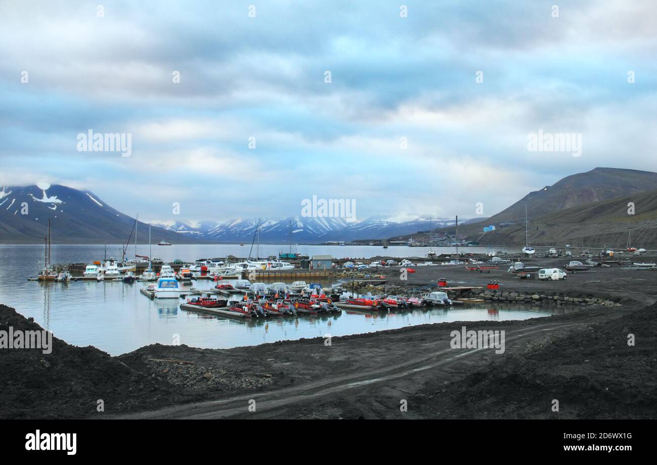 Port of Longyearbyen, Istfjorden, Spitsbergen (Svalbard island ...