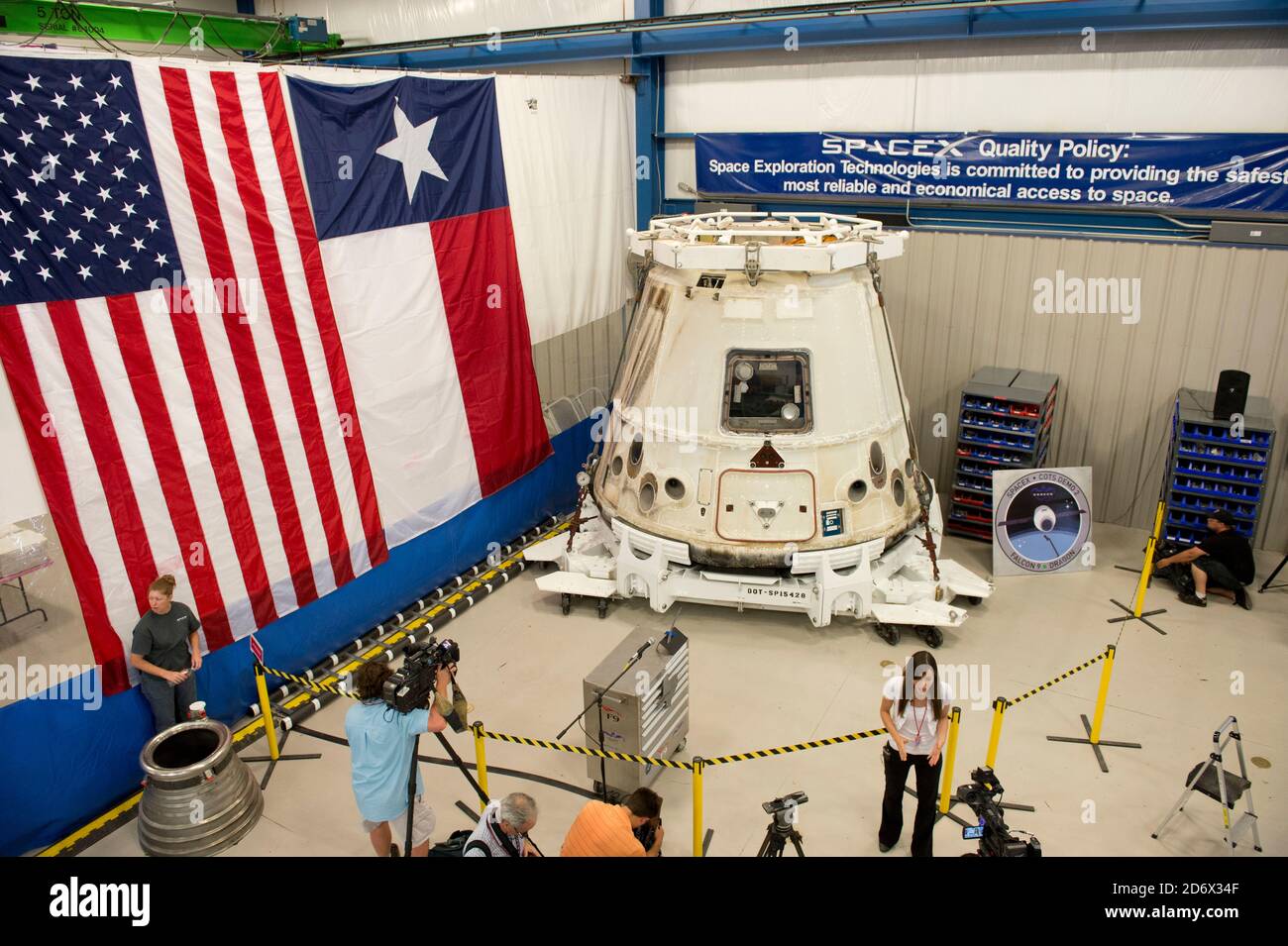 Elon musk space craft hi-res stock photography and images - Alamy