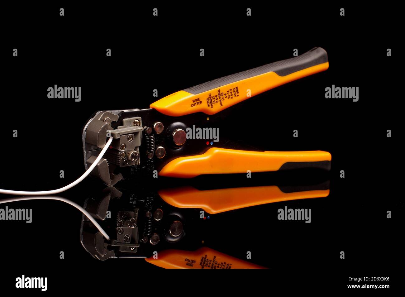 Professional cable termination tool for insulation stripping isolated ...