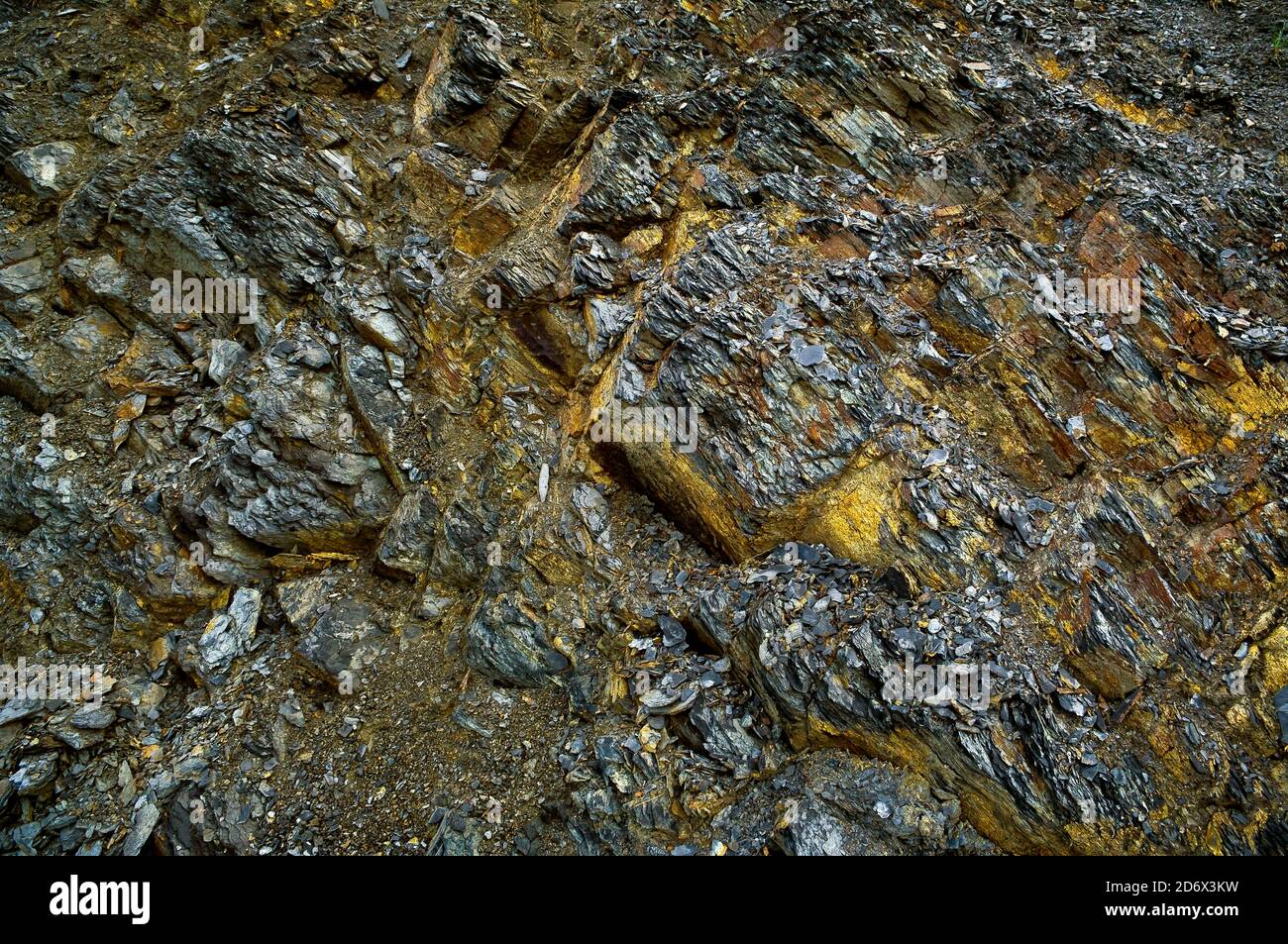 Layers of shale hi-res stock photography and images - Alamy
