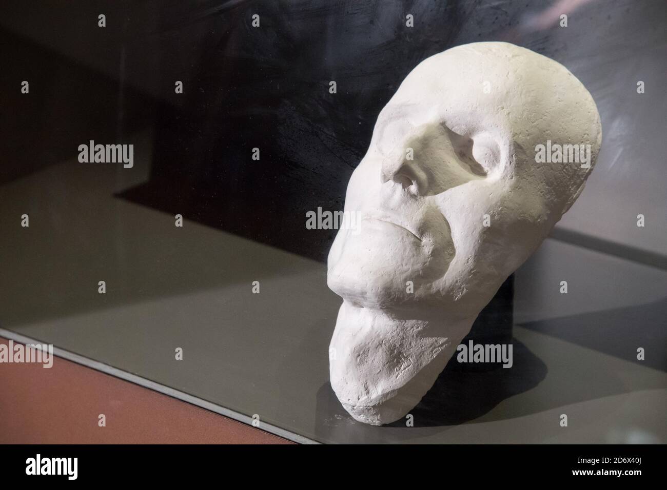 Roman death mask hi-res stock photography and images - Alamy