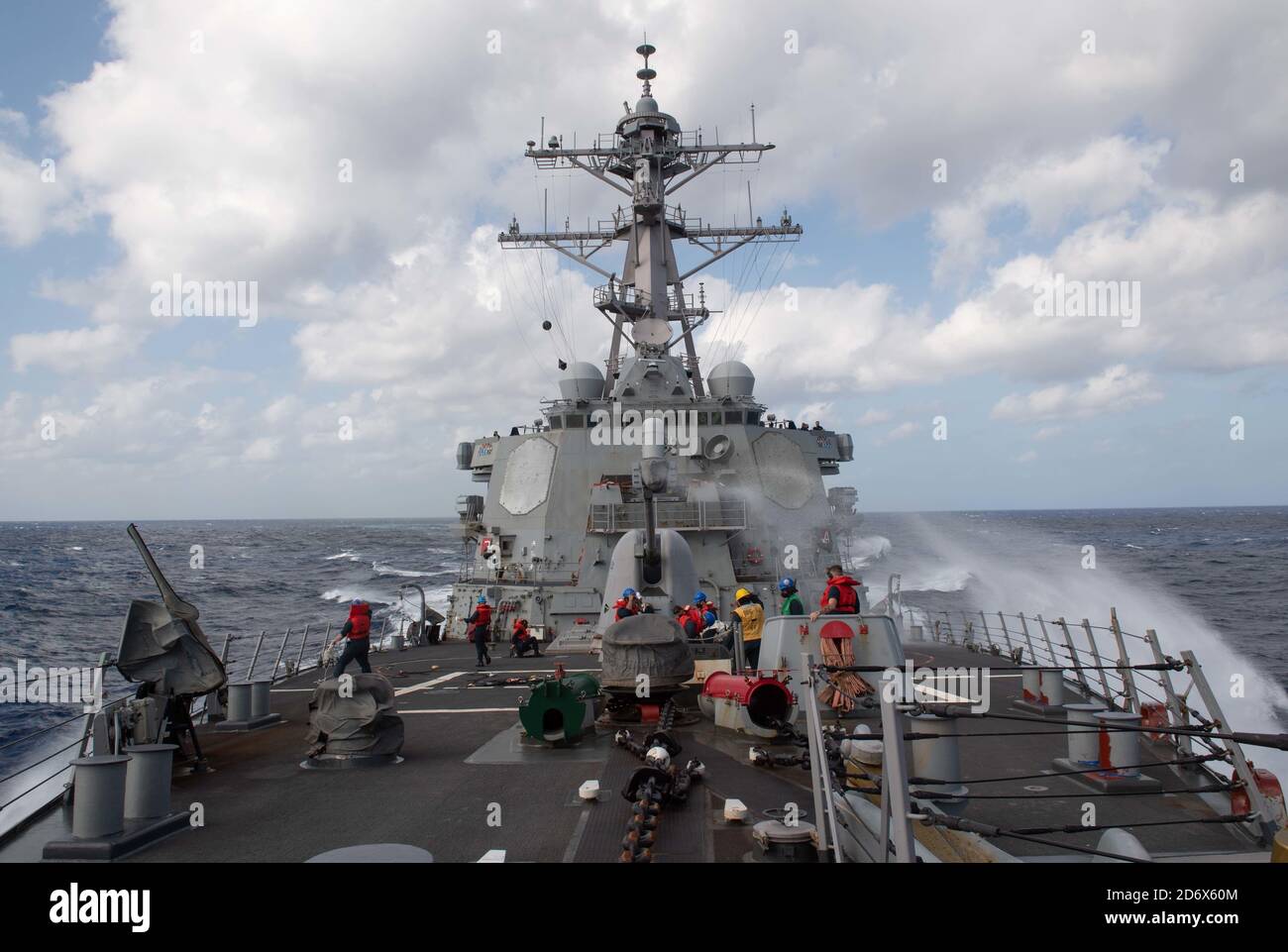 201015-N-MH811-1294 PACIFIC OCEAN (Oct. 15, 2020) – Arleigh Burke-class ...