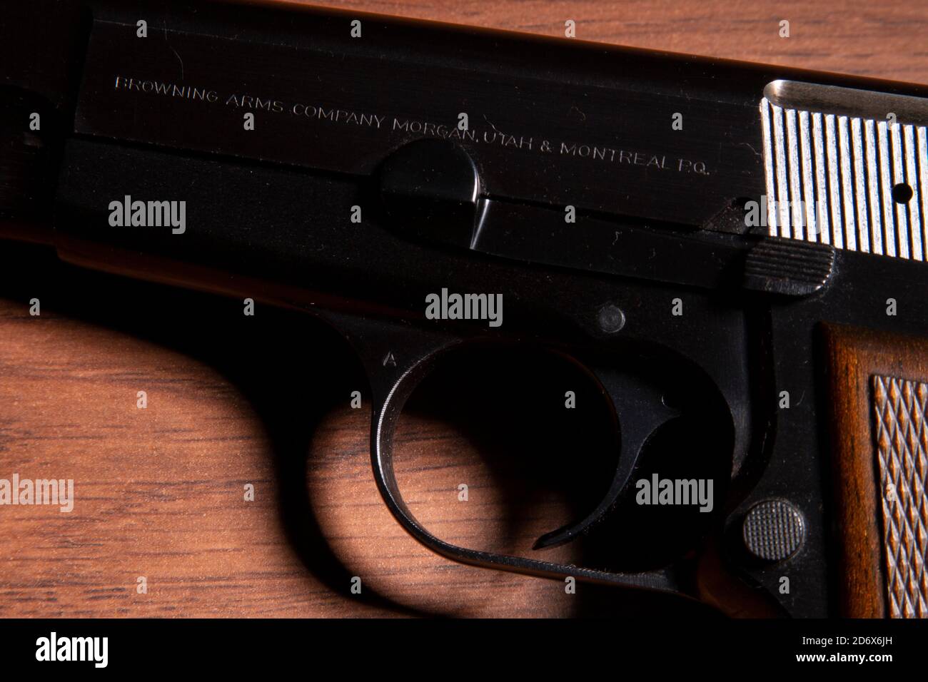 Browning hi power 9mm pistol hi-res stock photography and images - Alamy