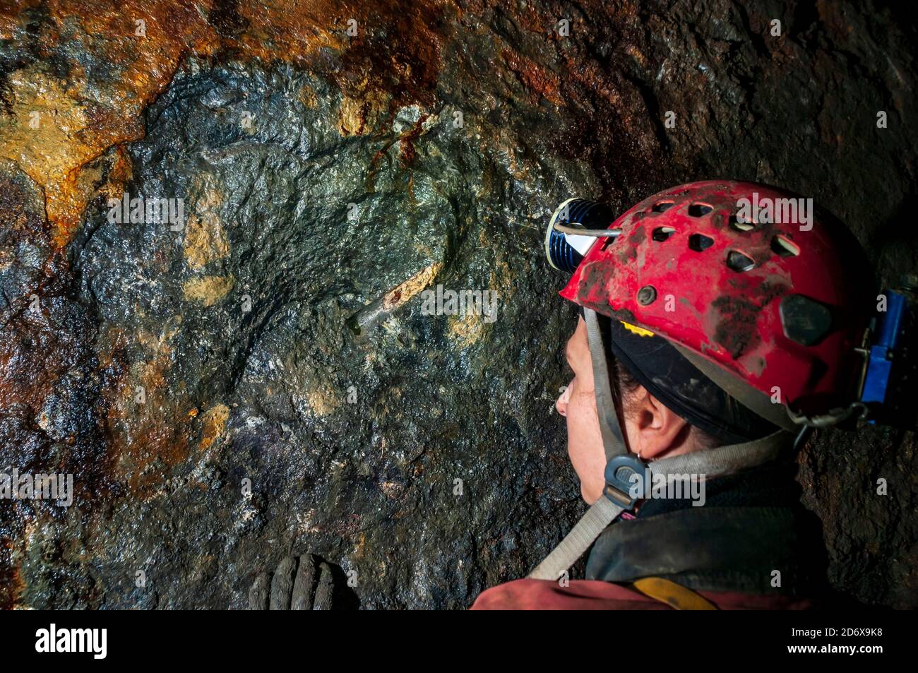 Ancient miners' gunpowder shotholes with clay stemming still present in ...
