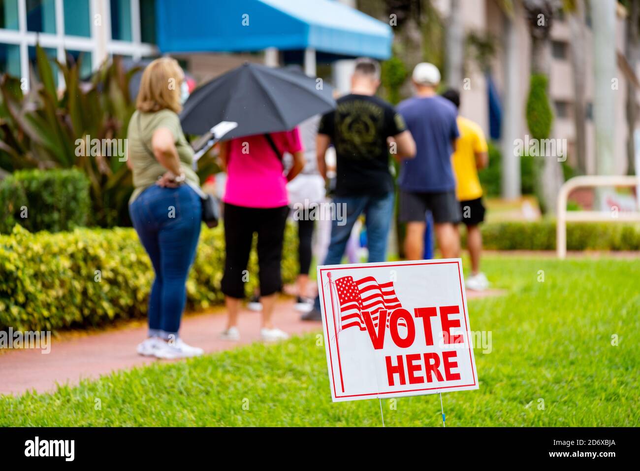 Voting lines united states hi-res stock photography and images - Alamy