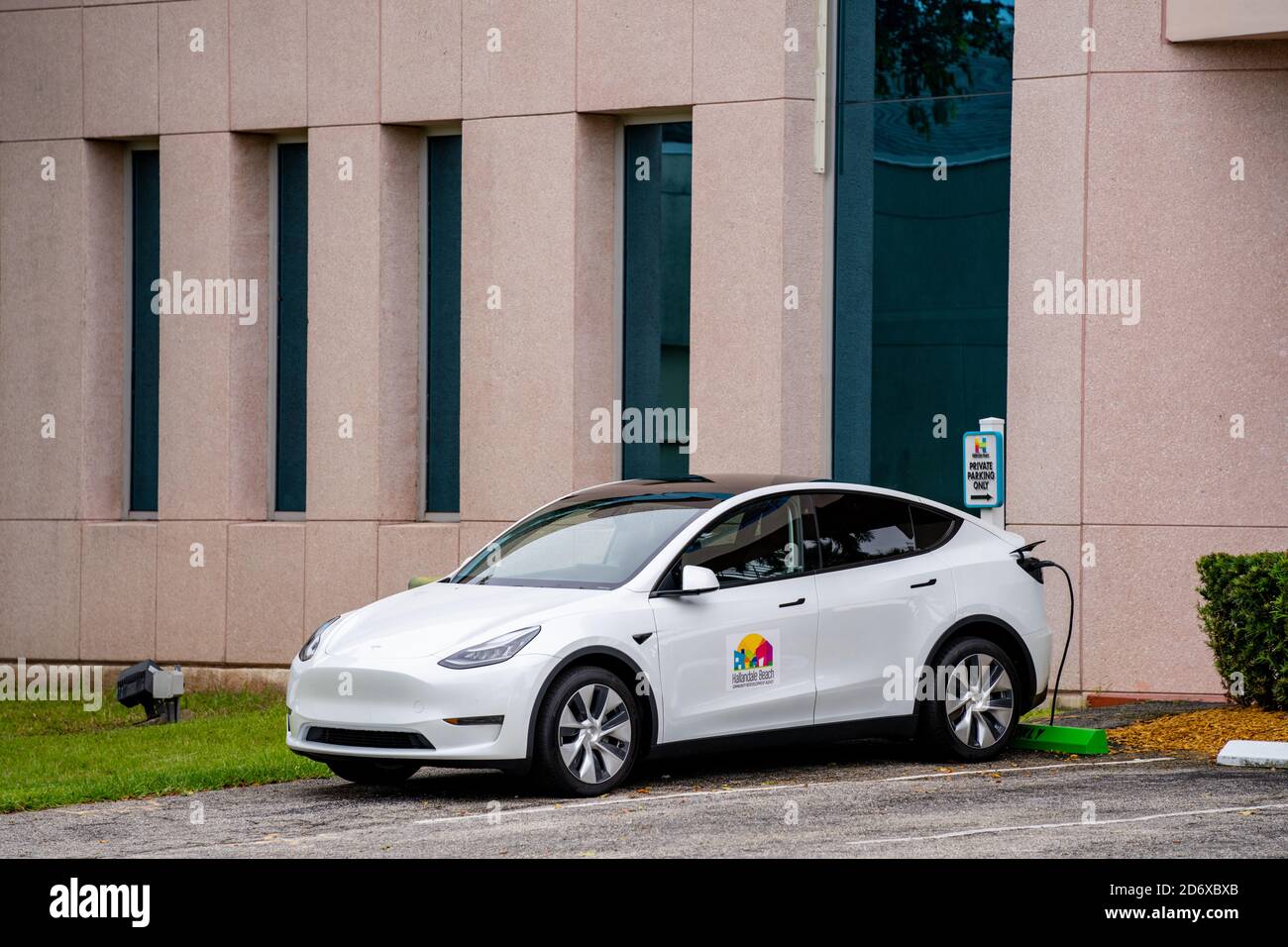 Tesla Model Y electric vehicle used by City of Hallandale Beach ...