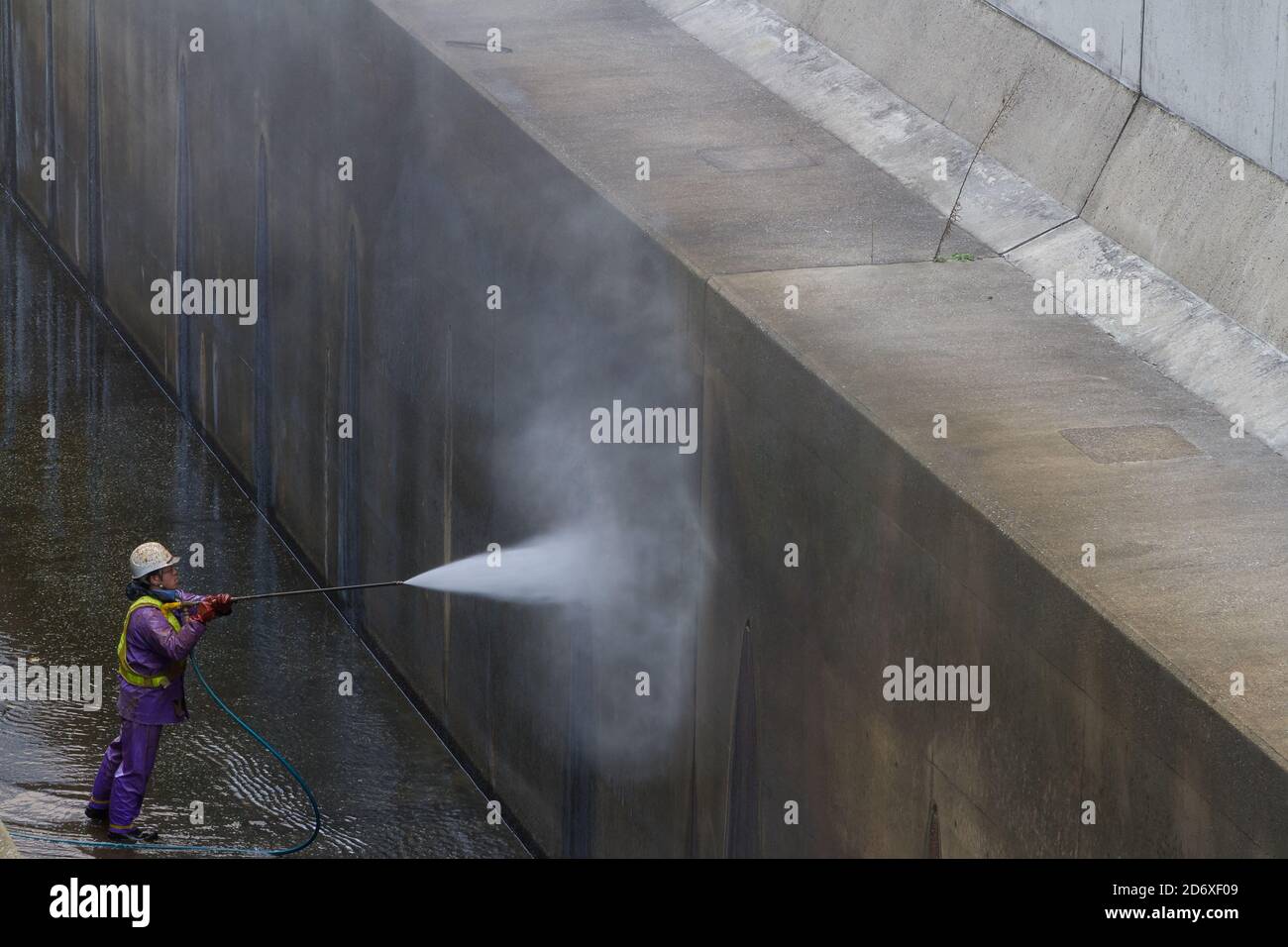 Storm drain channel hi-res stock photography and images - Alamy