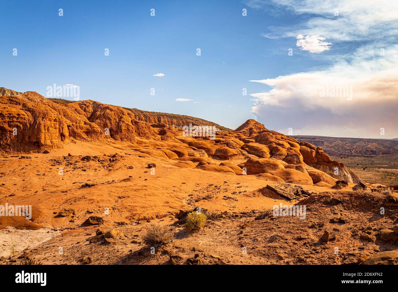 The Toadstool Trail leads to an area of hoodoos and balanced rock ...