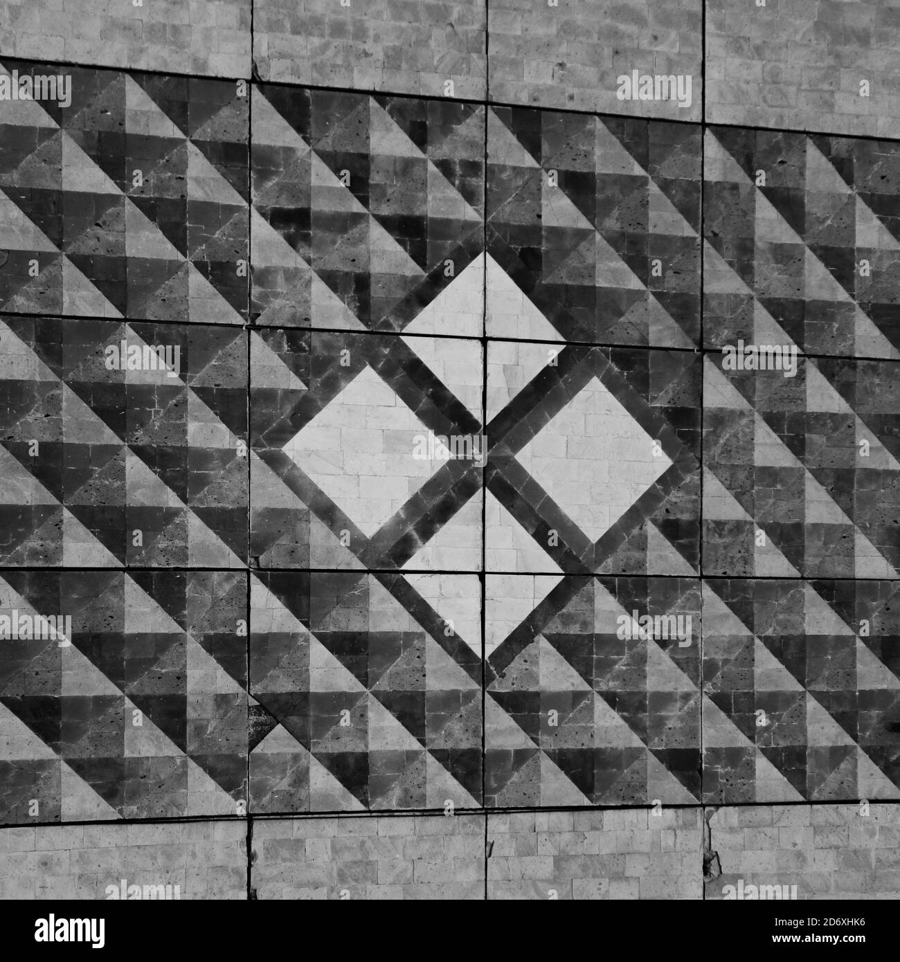 Grayscale shot of a patterned wall design Stock Photo - Alamy