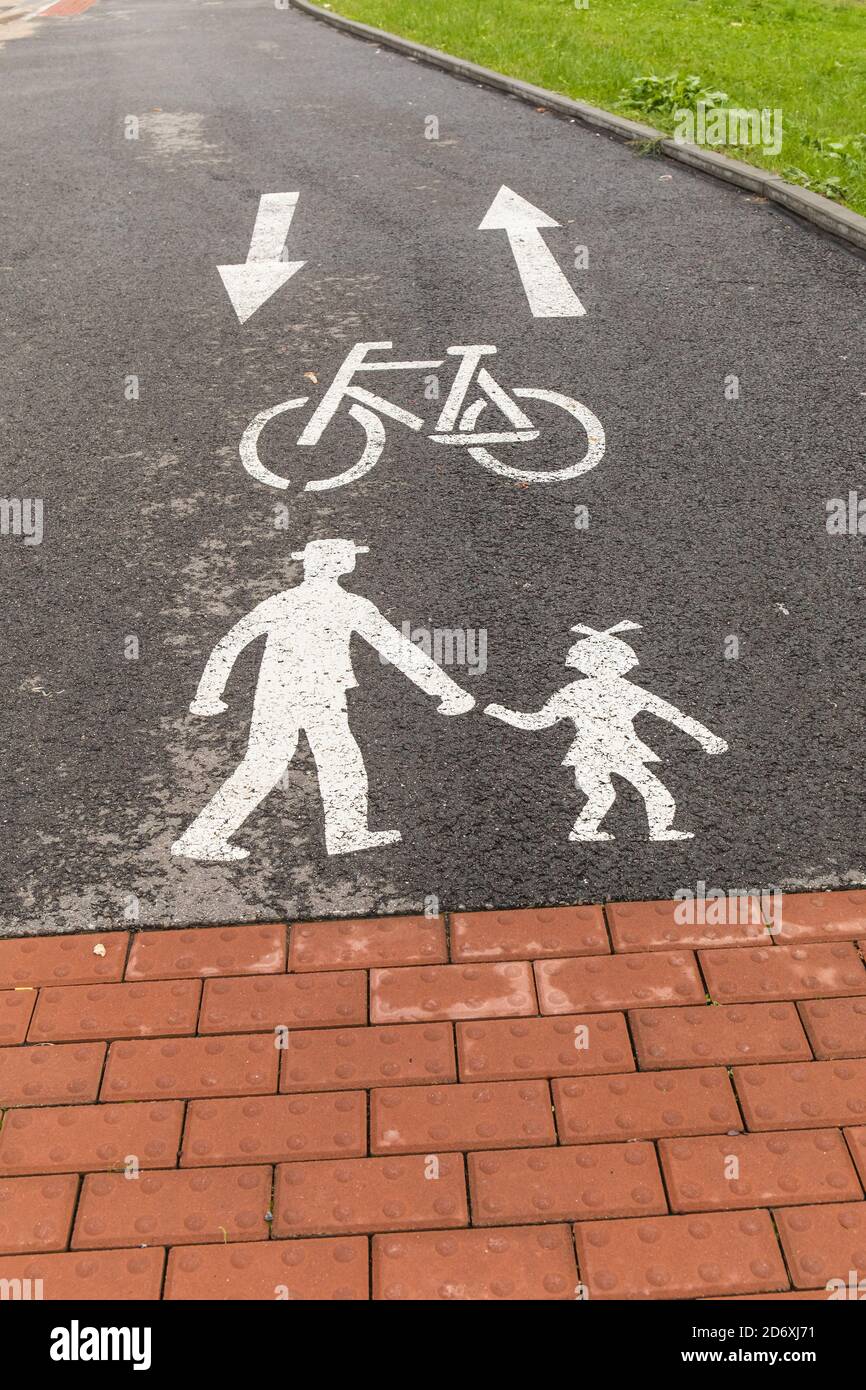 Pathway marks hi-res stock photography and images - Alamy