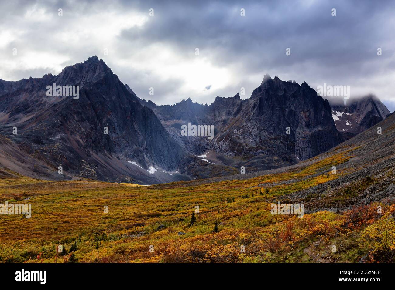 Dramatic mountains hi-res stock photography and images - Alamy