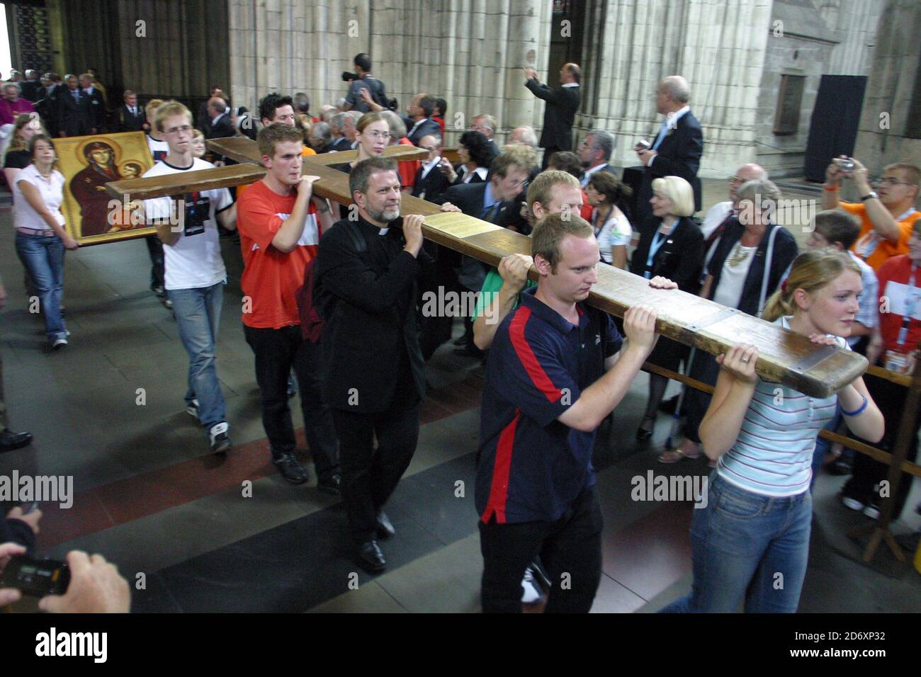 World Youth day in Germany , Cologne, 18.8.2005, Young people carrying ...