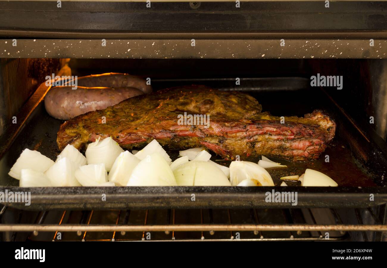 Process of making grilled meat with seasonings and vegetables Stock ...