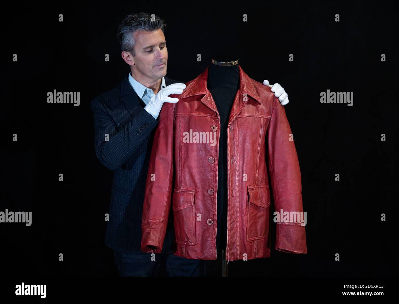 Prop Store CEO Stephen Lane inspects Tyler Durden's (Brad Pitt) red ...