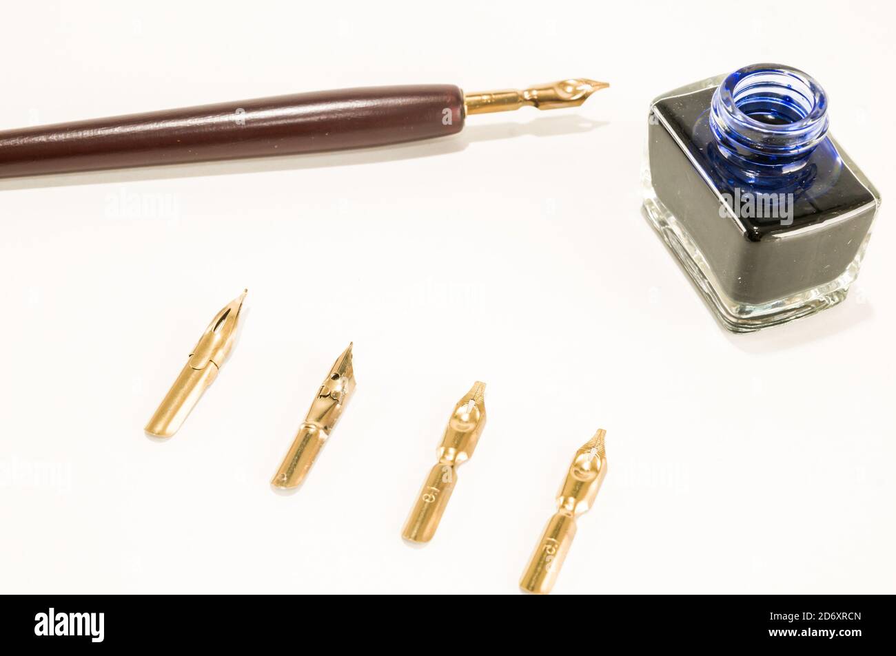 Antique ink pen background Stock Photo - Alamy