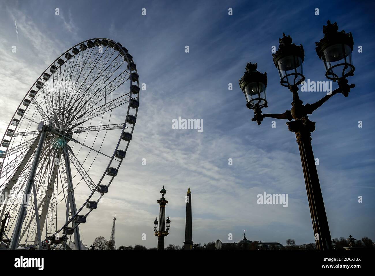 Ferris wheel in place de la Concorde, Photo image a Beautiful panoramic ...