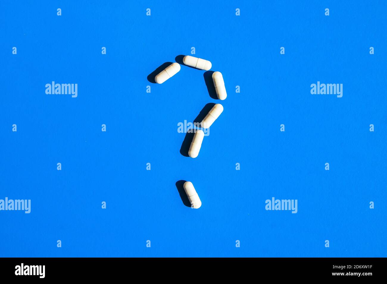Question mark made pharmaceutical capsules hi-res stock photography and ...