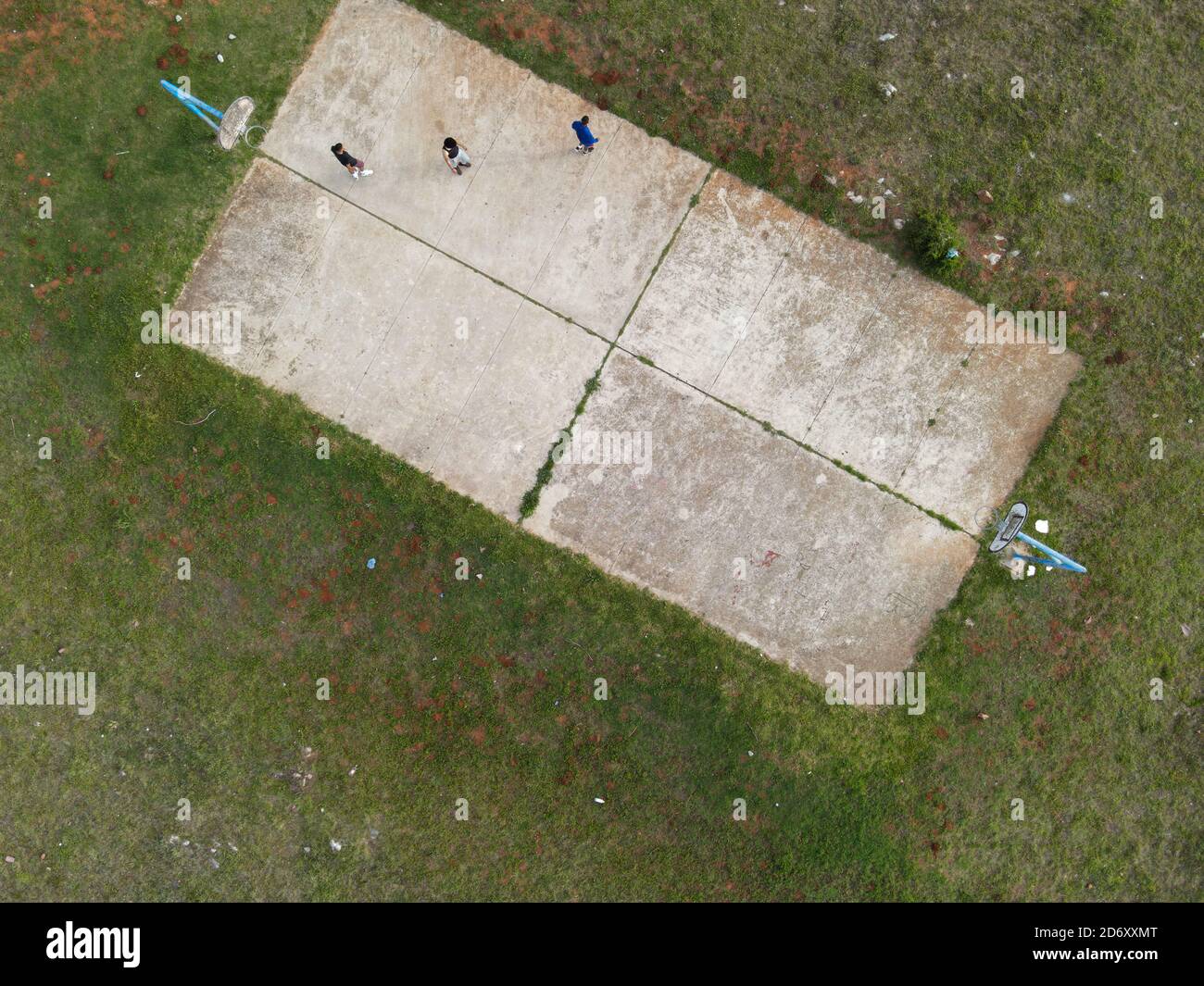 Aerial view of men playing basketball Stock Photo - Alamy