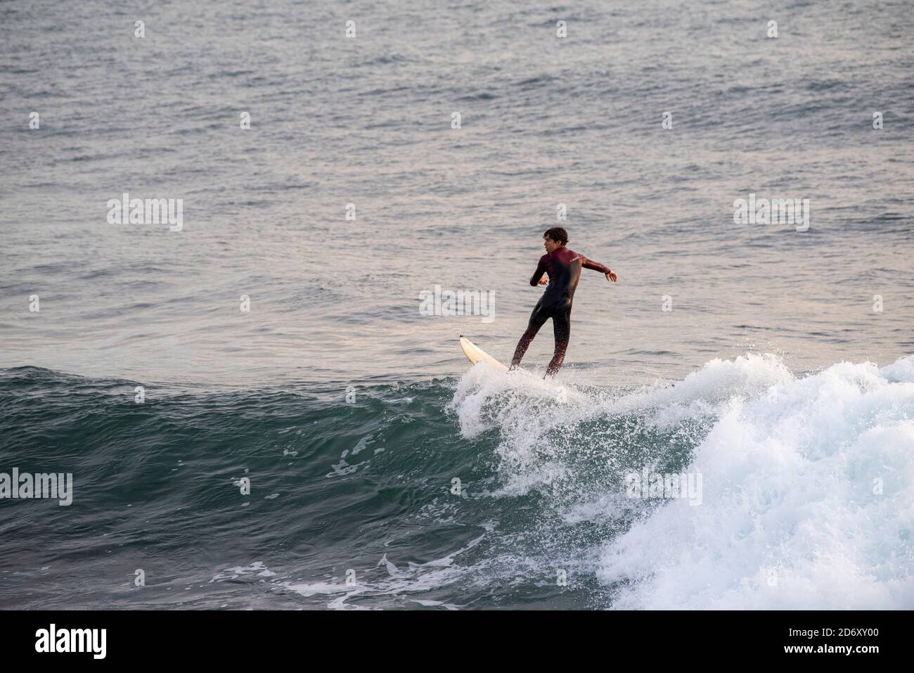 Surfing cornwall wave hi-res stock photography and images - Alamy