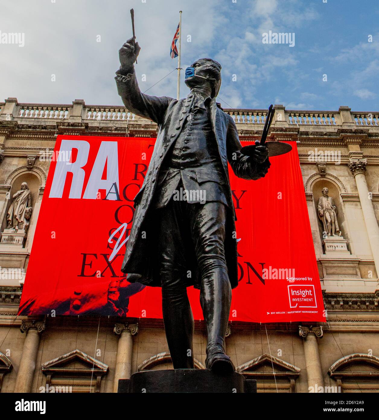 Statue of Sir Joshua Reynolds by Alfred Drury in the Annenberg ...