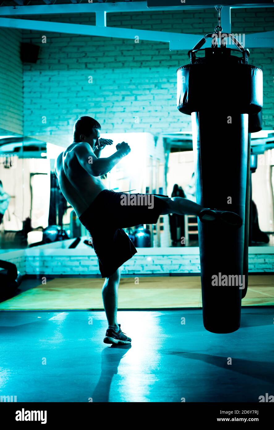 Muscle man boxing hi-res stock photography and images - Alamy
