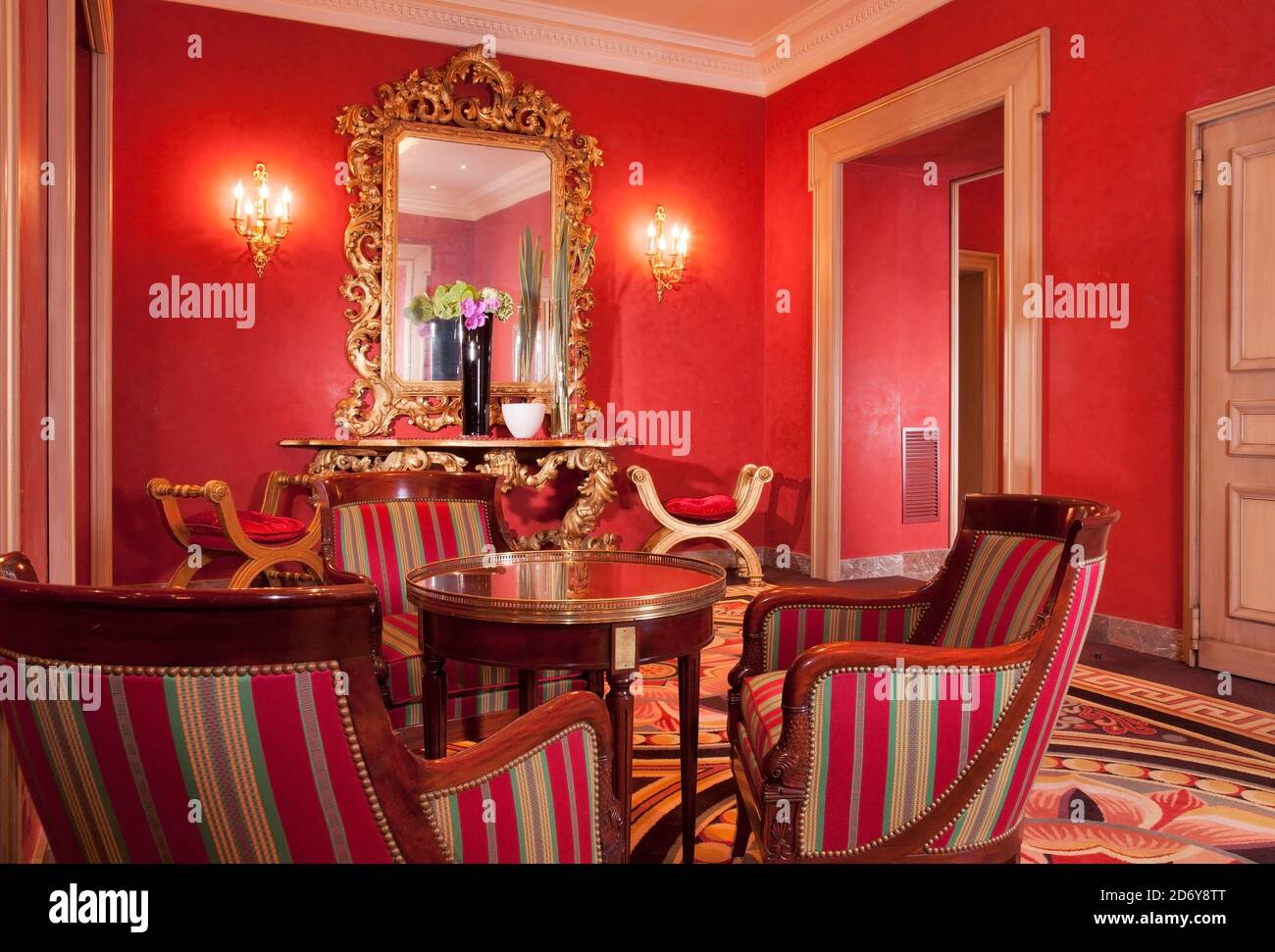Rome italy hotel lobby hi-res stock photography and images - Alamy