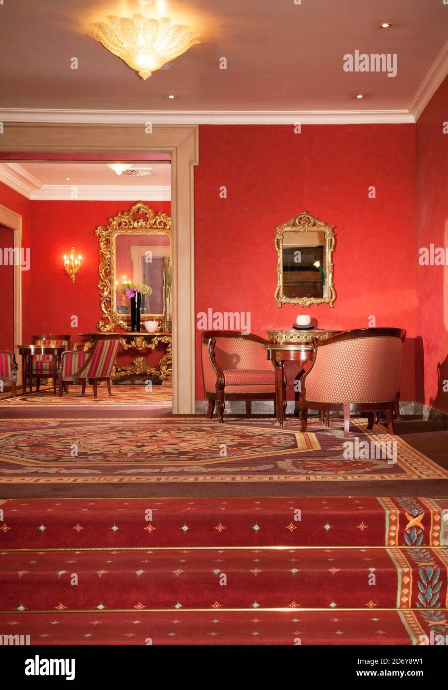 Luxury hotel lobby italy hi-res stock photography and images - Alamy