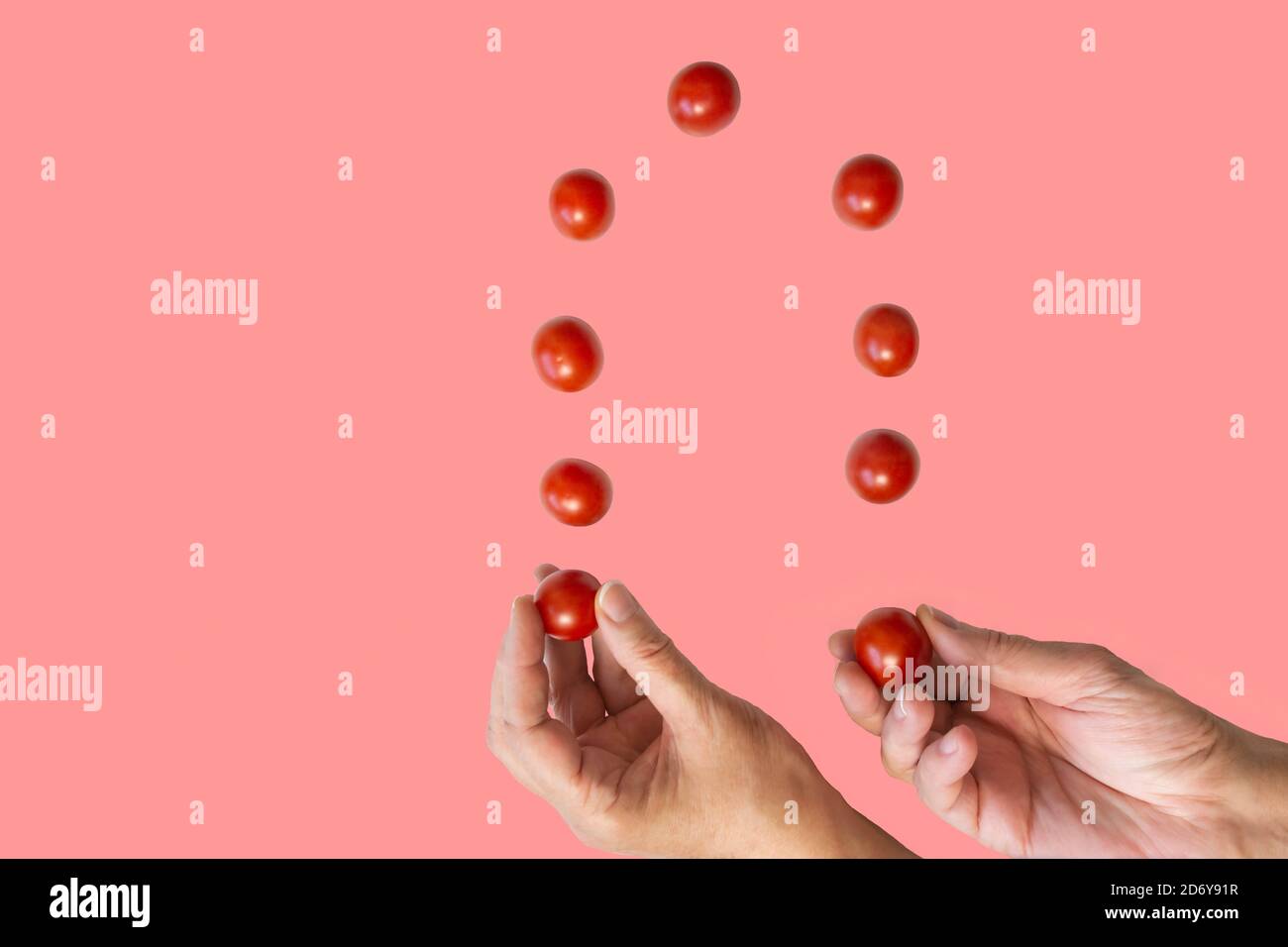 Flying tomato hi-res stock photography and images - Alamy