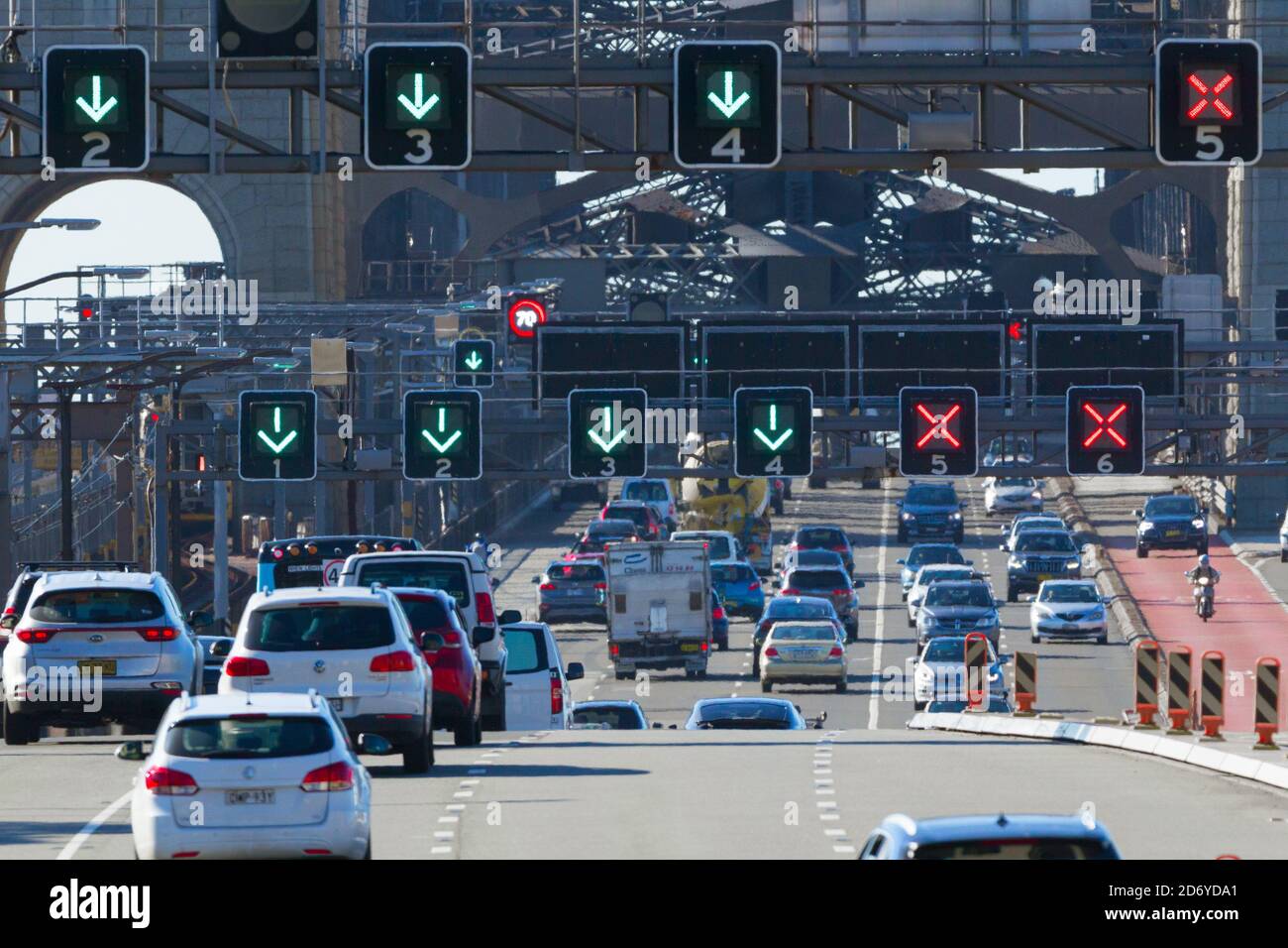 Traffic on Sydney Harbour Bridge in Sydney, Australia Stock Photo - Alamy