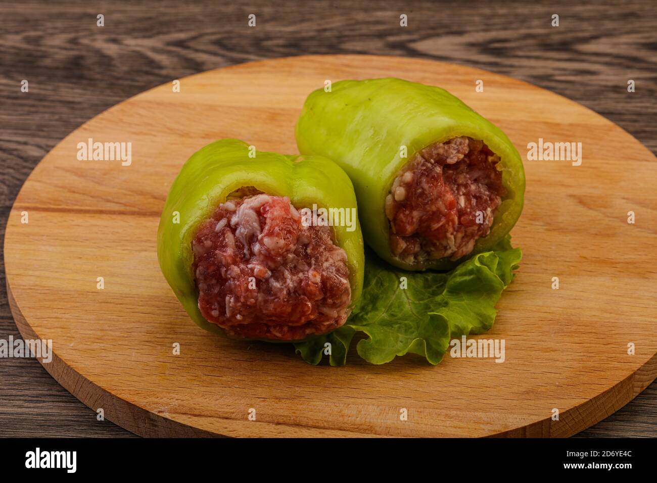 Raw stuffed pepper with meat for cooking Stock Photo - Alamy